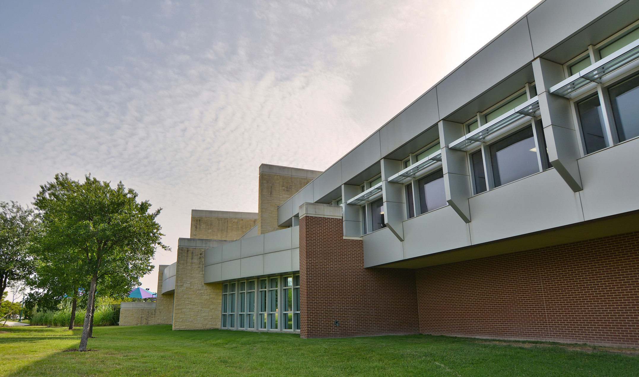 Keller Pointe Aquatic Center – DGB Glass, Inc.